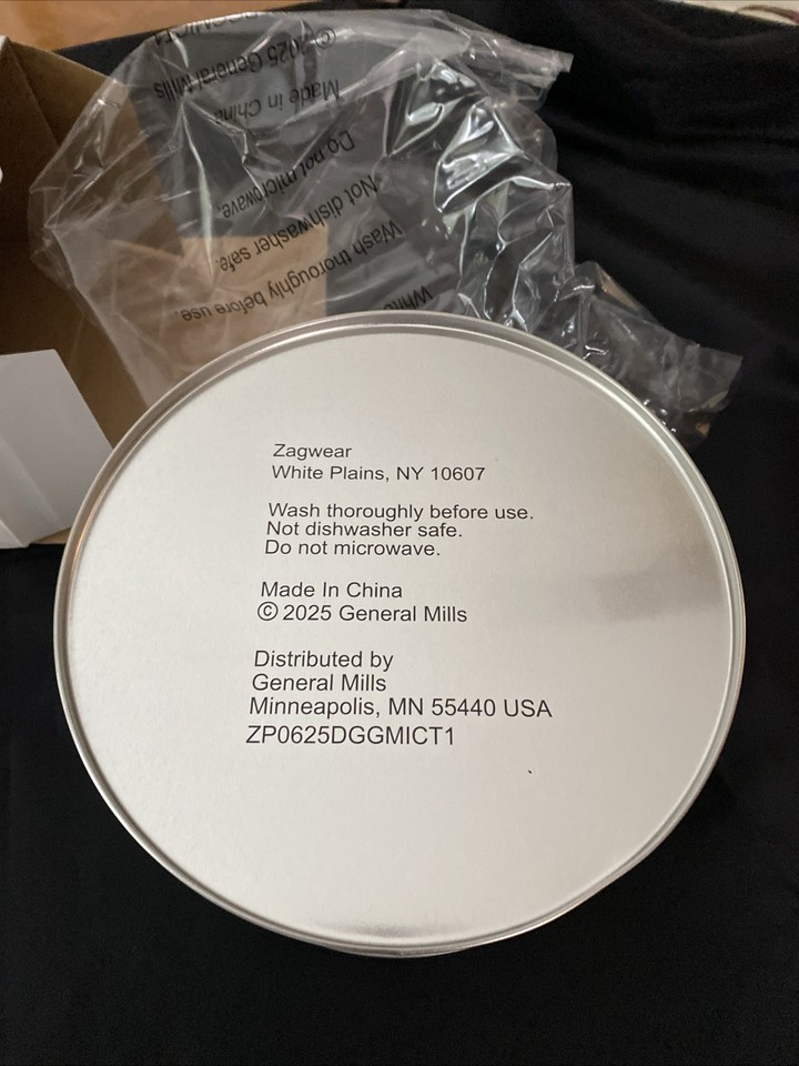 General Mills CHEX MIX TIN 2025 Peanuts Gang Snoopy Holiday Tin NEW IN ...