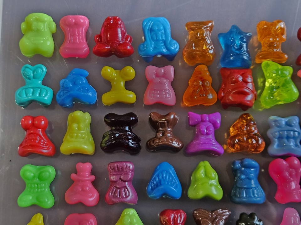 Complete ORIGINAL Set of 1996 Gogos Crazy Bones with Eggy Speedy & Jaws ...
