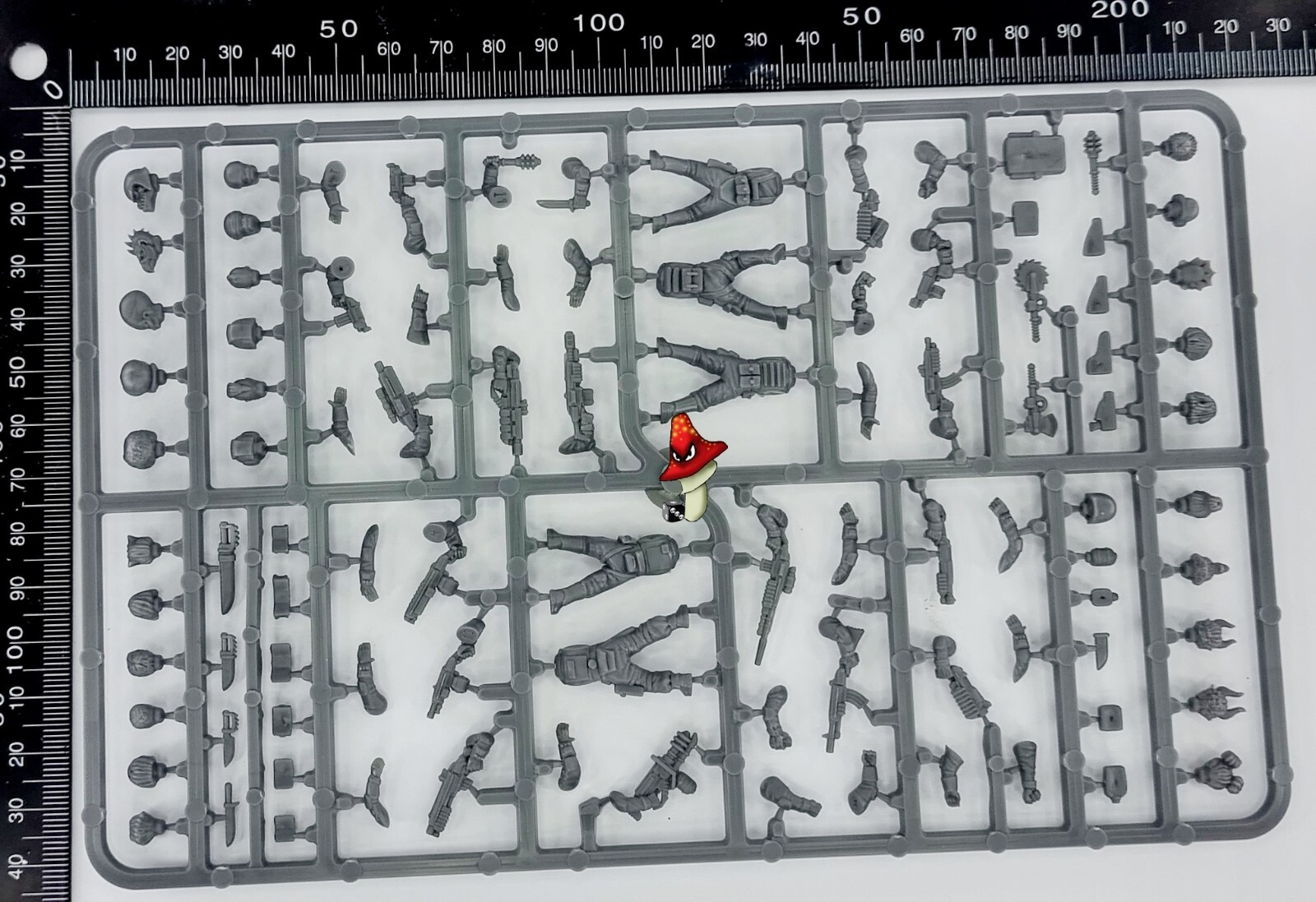 Stargrave female Mercenaries II North Star Miniatures 1 x sprue 5 x ...