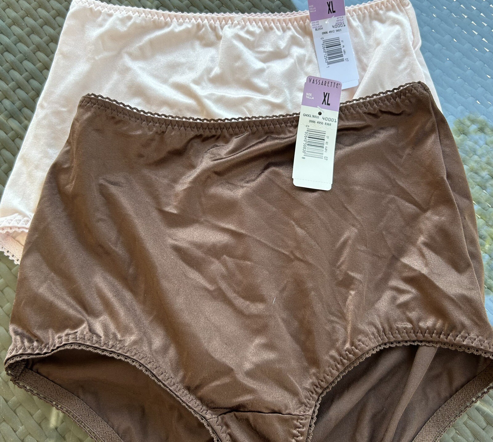 VASSARETTE Under Shapers Light Control Brief Panties XL NWT Lot Of 2 ...