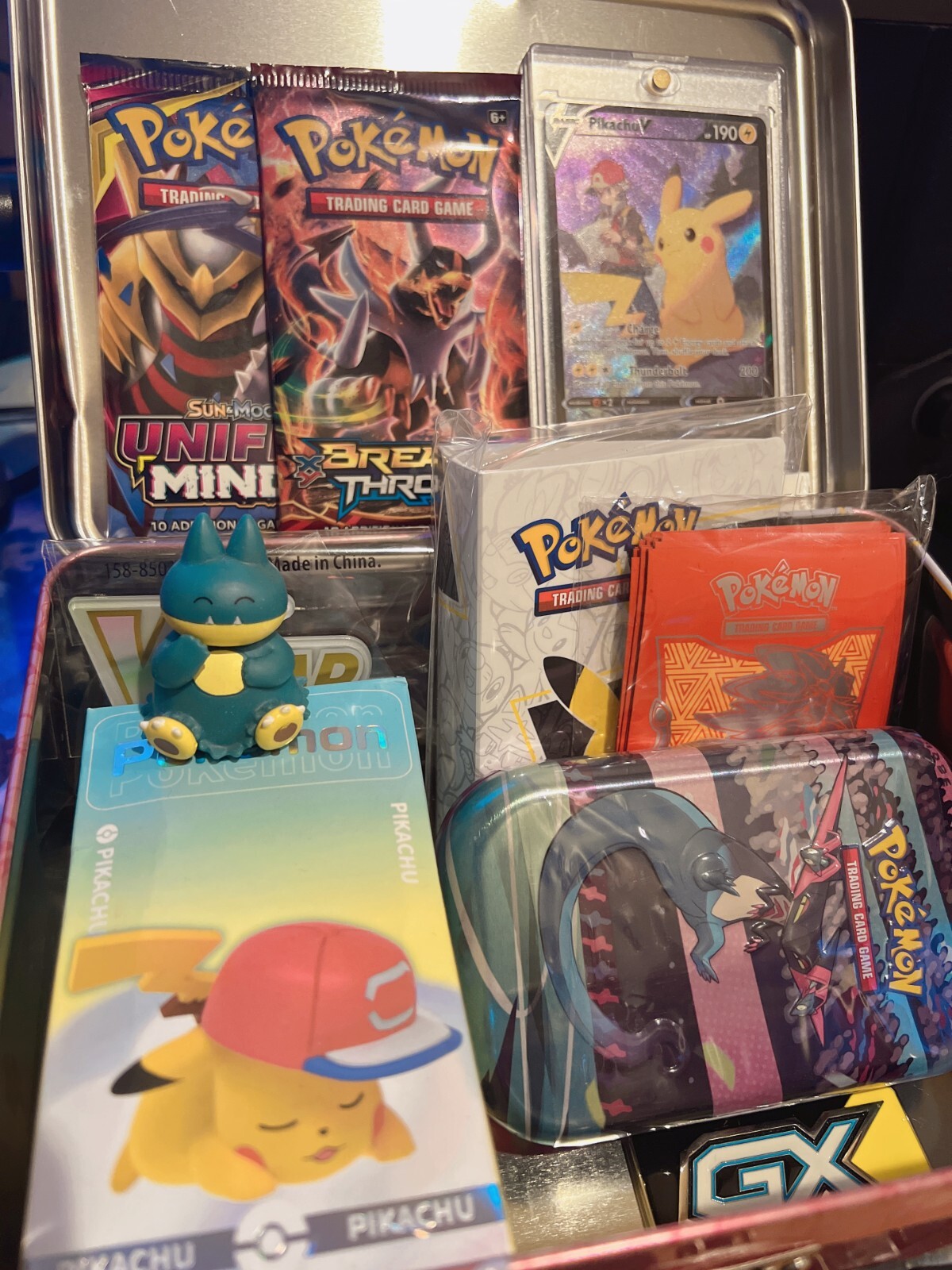Pokémon GIft Box Card Lot includes Sealed Booster Packs+Ultra Rare Card ...