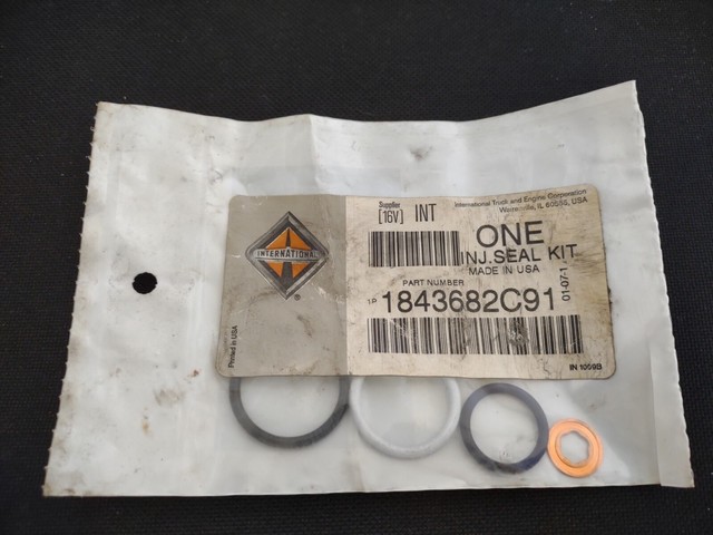 International Navistar Vt365 Injector Seal Kit 1843682C91 for sale ...