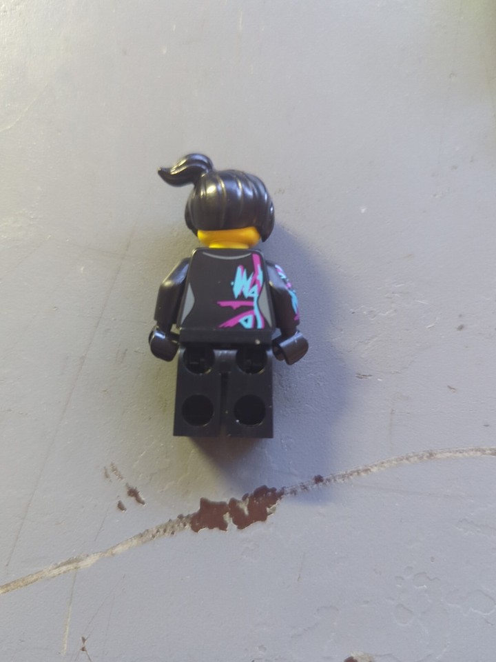 1 LEGO Minifigure Lucy Wyldstyle - Magenta Lined Hoodie, Smile - Angry ...