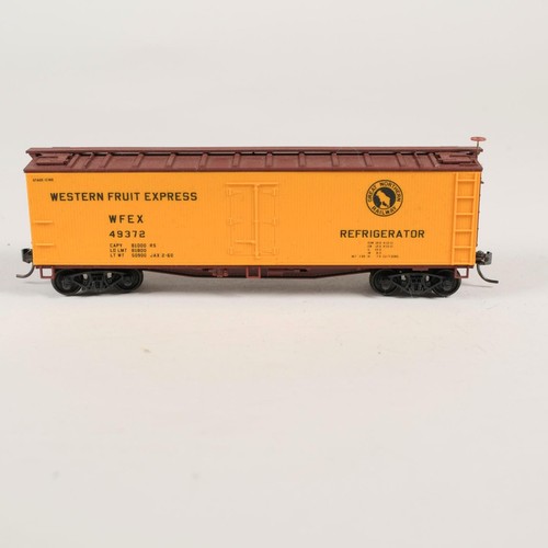 Accurail HO Scale Western Fruit Express WFEX #49372 40' Wood Reefer Kit ...