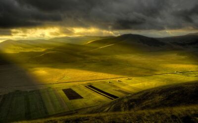 Anime landscape overcast hills plains sunlight field sky Play Gaming ...