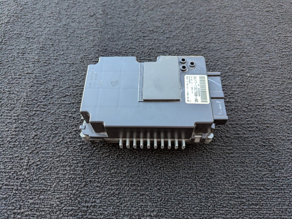 2003 Lincoln Town Car Lighting Light Control Module - LCM - 3W1T-13C788 ...