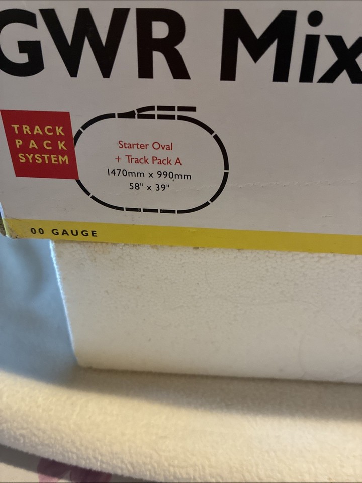 Hornby 00 Gauge GWR Mixed Traffic Train Set R 1000 With Track Pack A ...