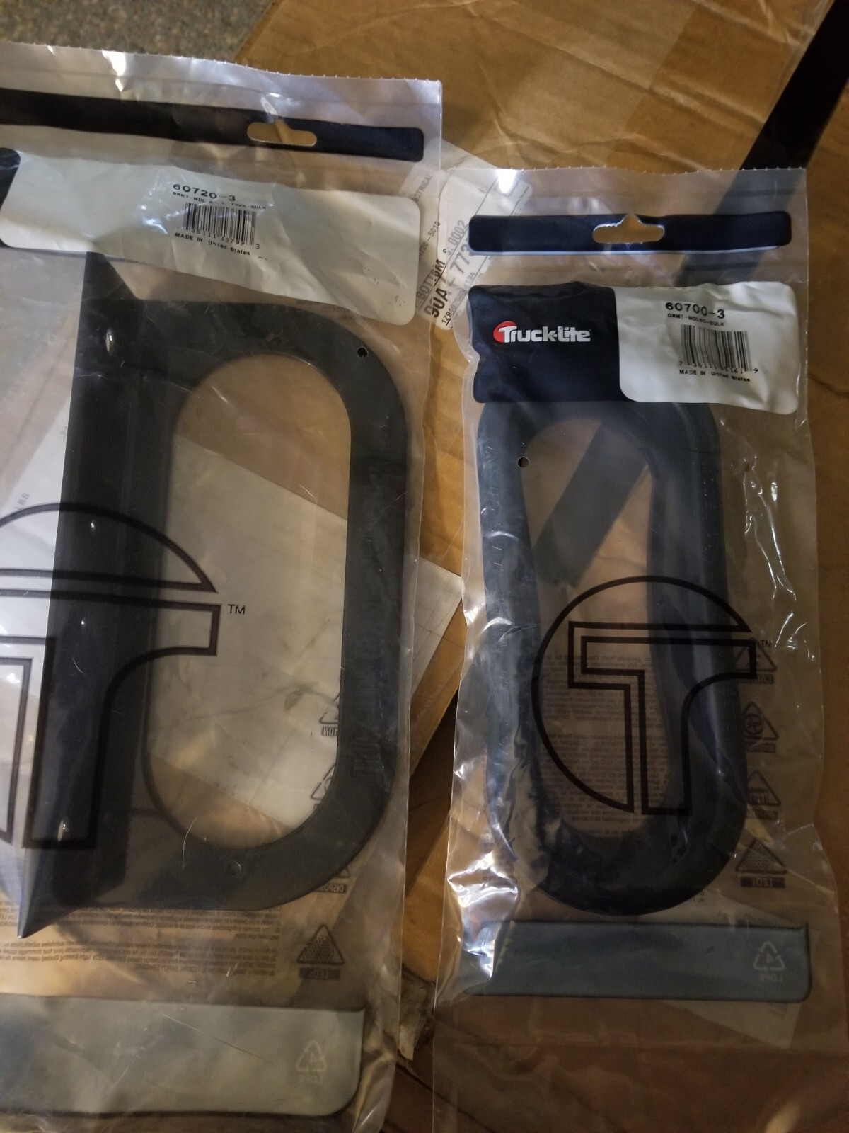 Truck-Lite 60 Series light bracket grommet 60720-3 60700-3 | eBay