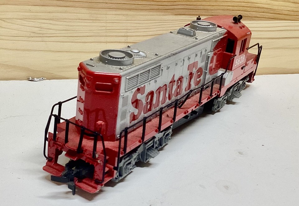 Santa Fe HO Bachmann 6067 And Tyco 5628 Diesel Engines | eBay