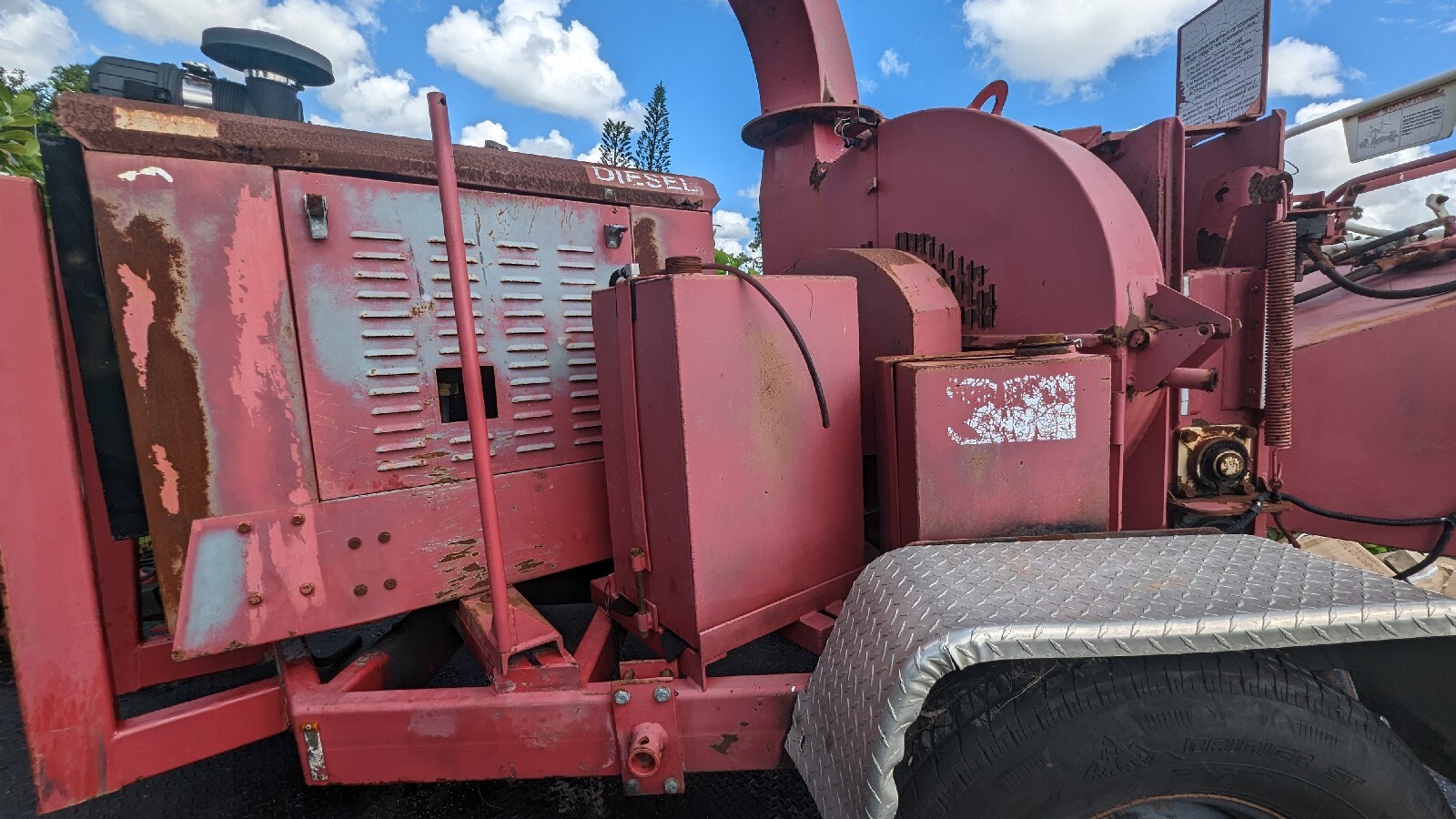 2008 BANDIT 200XP 12" WOOD CHIPPER W/ CAT DIESEL ENGINE hole In Block ...