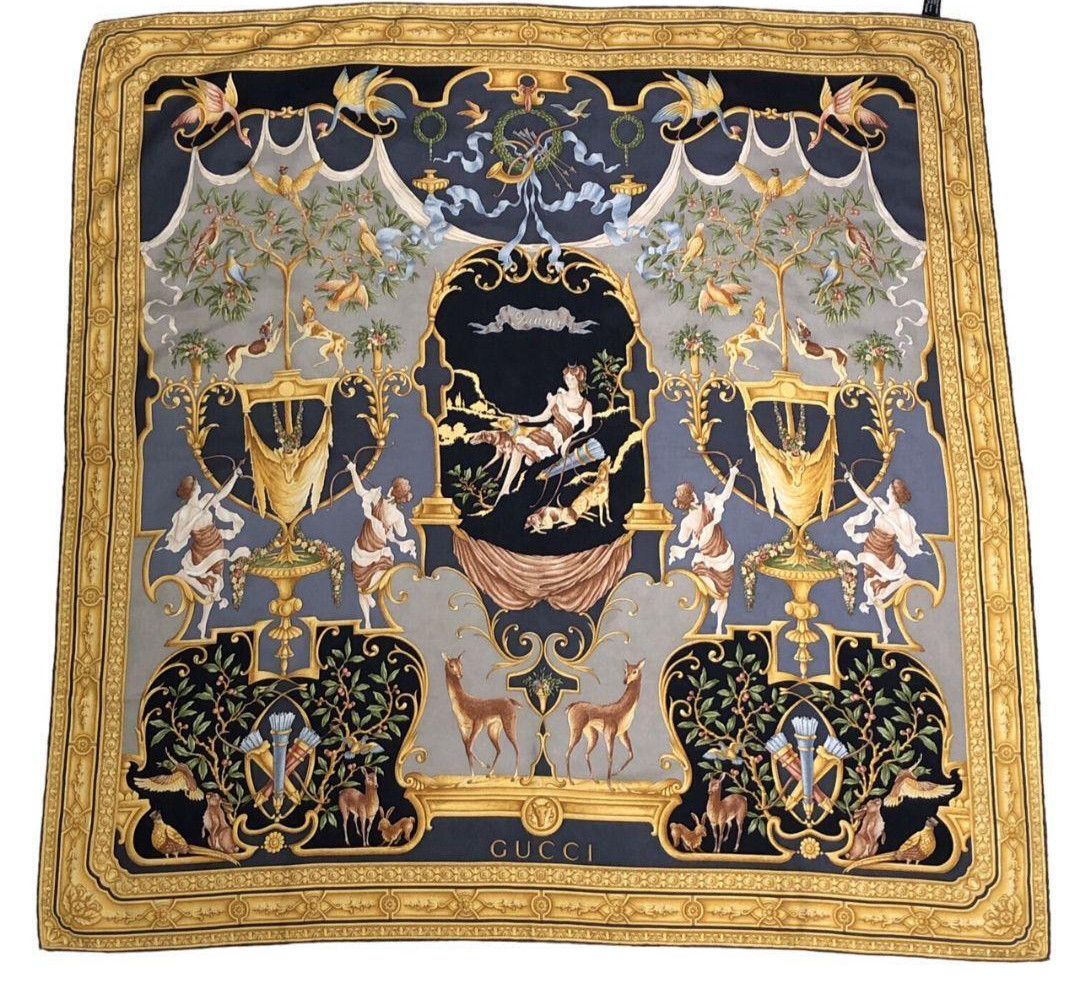 GUCCI Silk Large Scarf Stole Made in Italy 87cm*87cm - Gem
