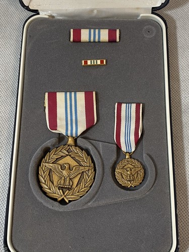 Vintage Defense Meritorious Service Medal In Presentation Case Ribbon ...