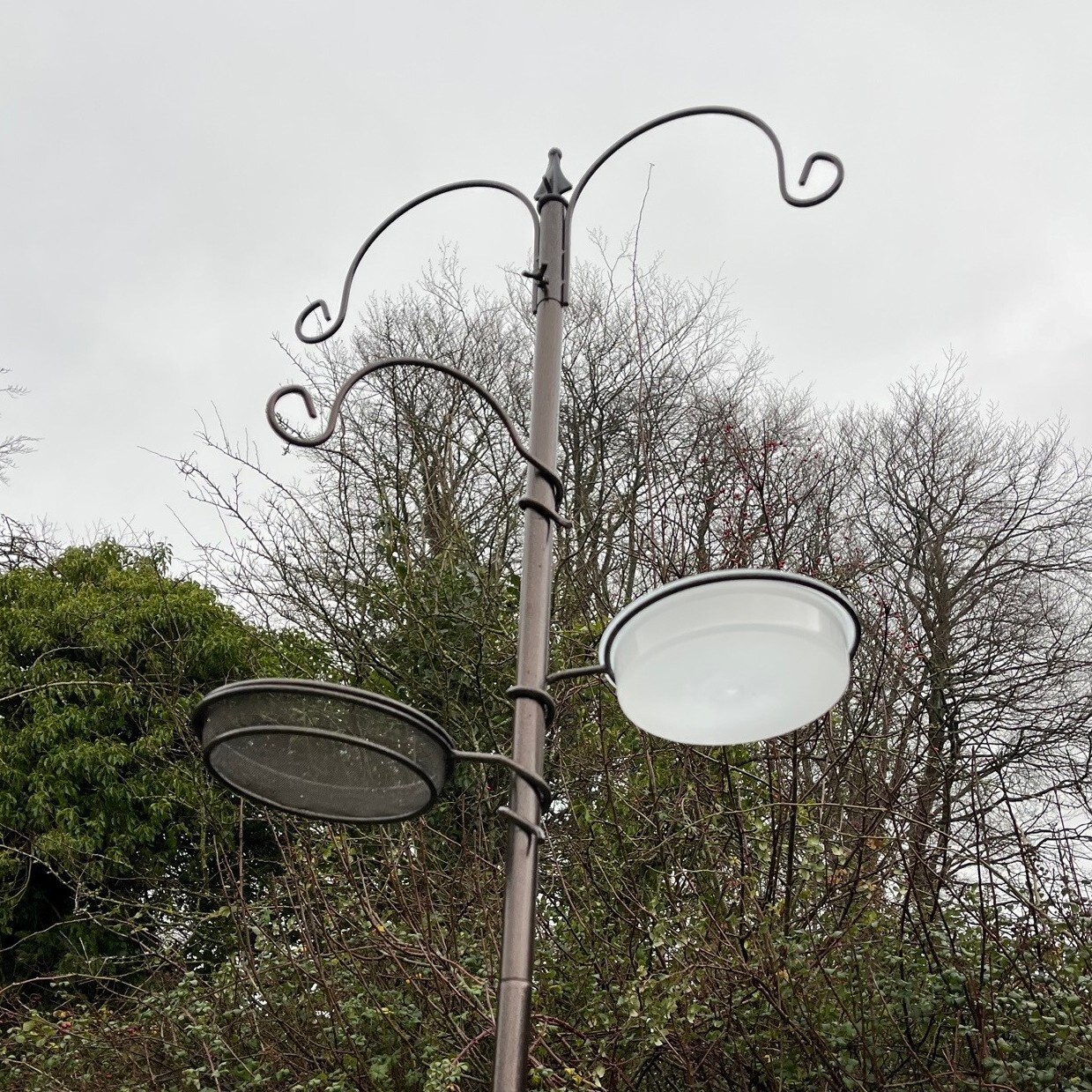 Metal Bird Feeding Station Stand Garden Wild Birds Feeders with ...