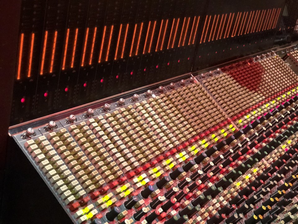 NEVE VR LEGEND 36 CHANNEL RECORDING / MIXING CONSOLE | eBay