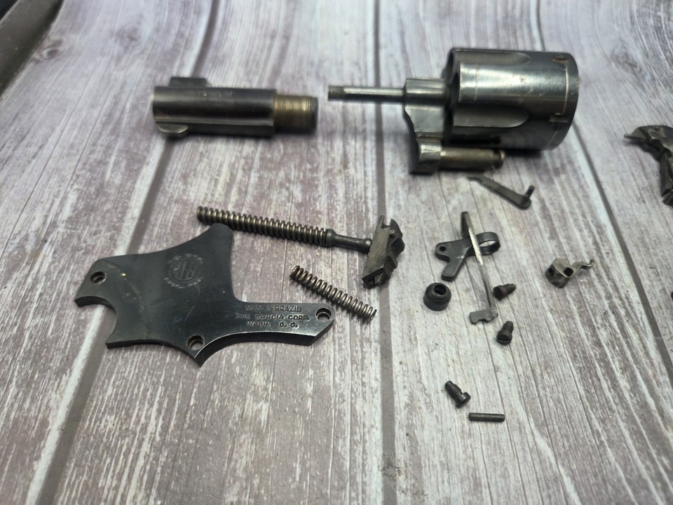 Rossi M85 .38 Special Repair Parts Lot Cylinder Release Screws Trigger ...