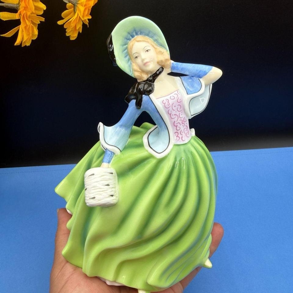 Royal Doulton "Autumn Breeze" HN5272 from the Pretty Ladies Series | eBay