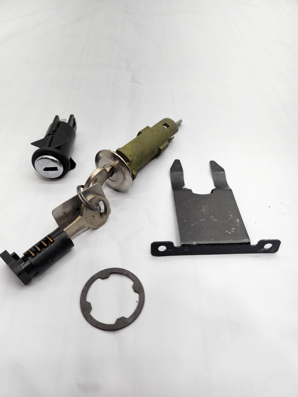 OEM Ford Cylinder Lock & Key Trunk Set F2AZ-5443507-B for sale online ...