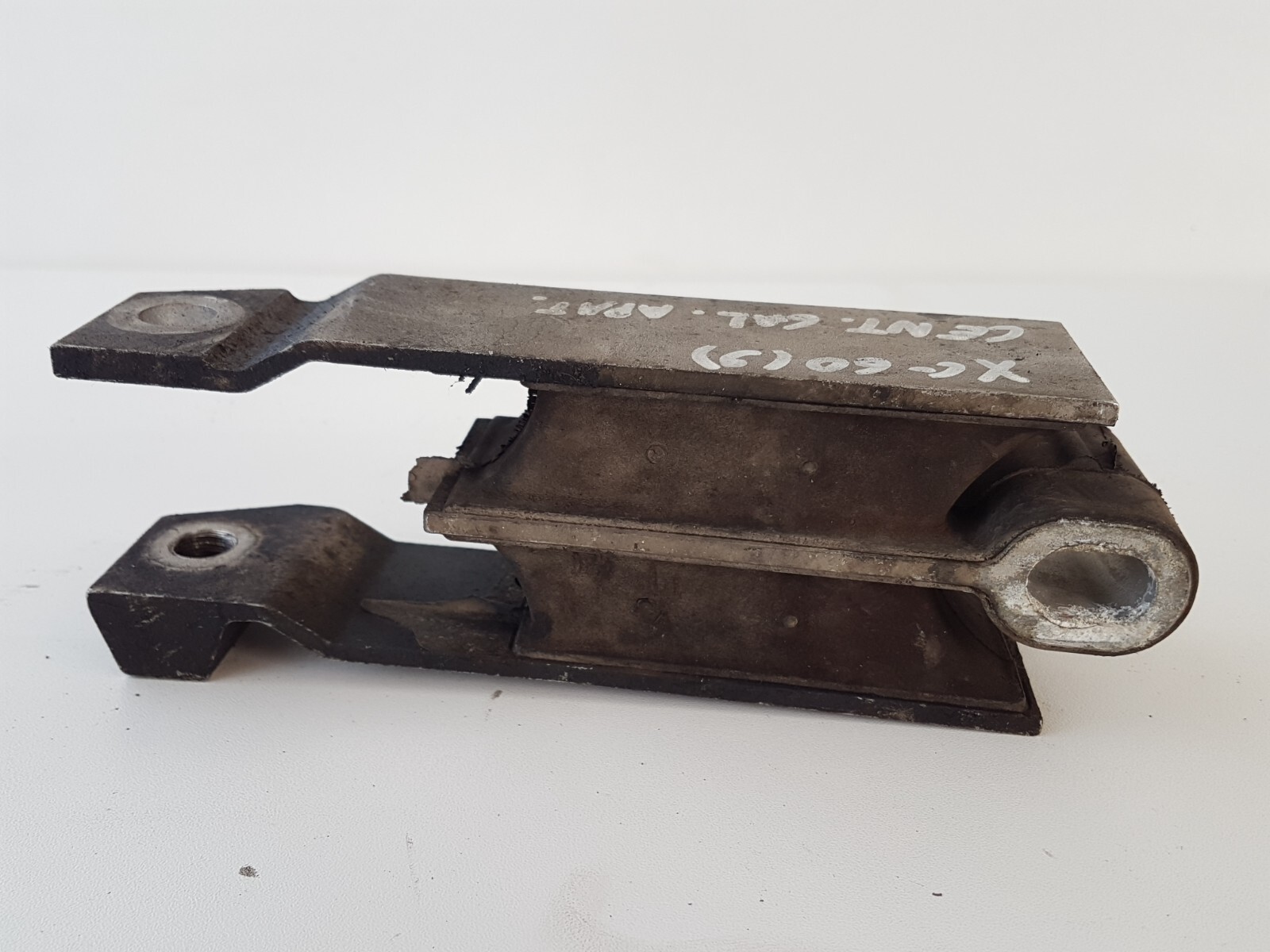 VOLVO XC60 2.0DIESEL 140 kW 2015 ENGINE MOUNT BRACKET OEM 9487476 | eBay
