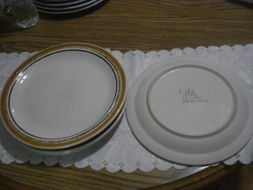 4 Color Stone By Nikko Stoneware 10.5" Plates Beige with brown /Tan ...