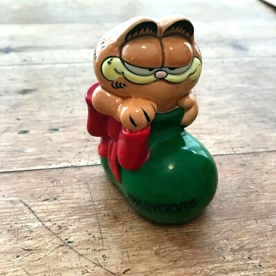 Garfield 1978 Enesco United Feature Syndicate Figurine Christmas ...