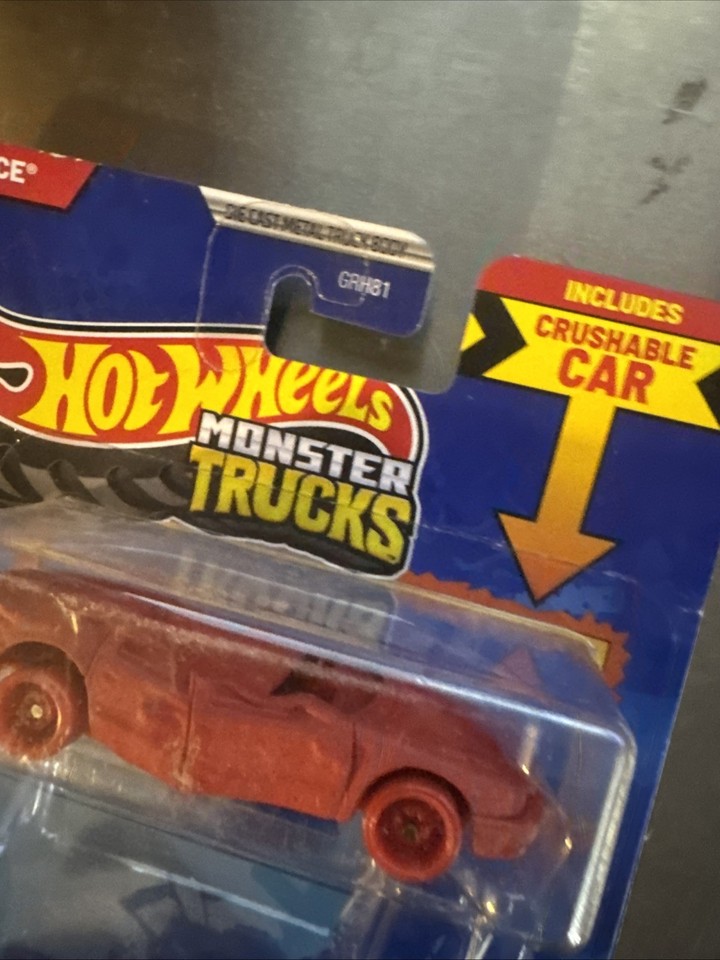 Hot Wheels Monster Truck & Car RACE ACE & CRUSHED SEDAN SUDDEN STOP ...