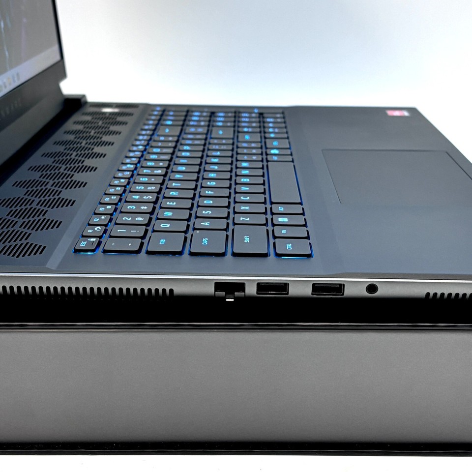 Alienware M18 R1 AMD 18" FHD RYZEN 9 7945HX 32GB RAM 1TB SSD RX 7900M ...