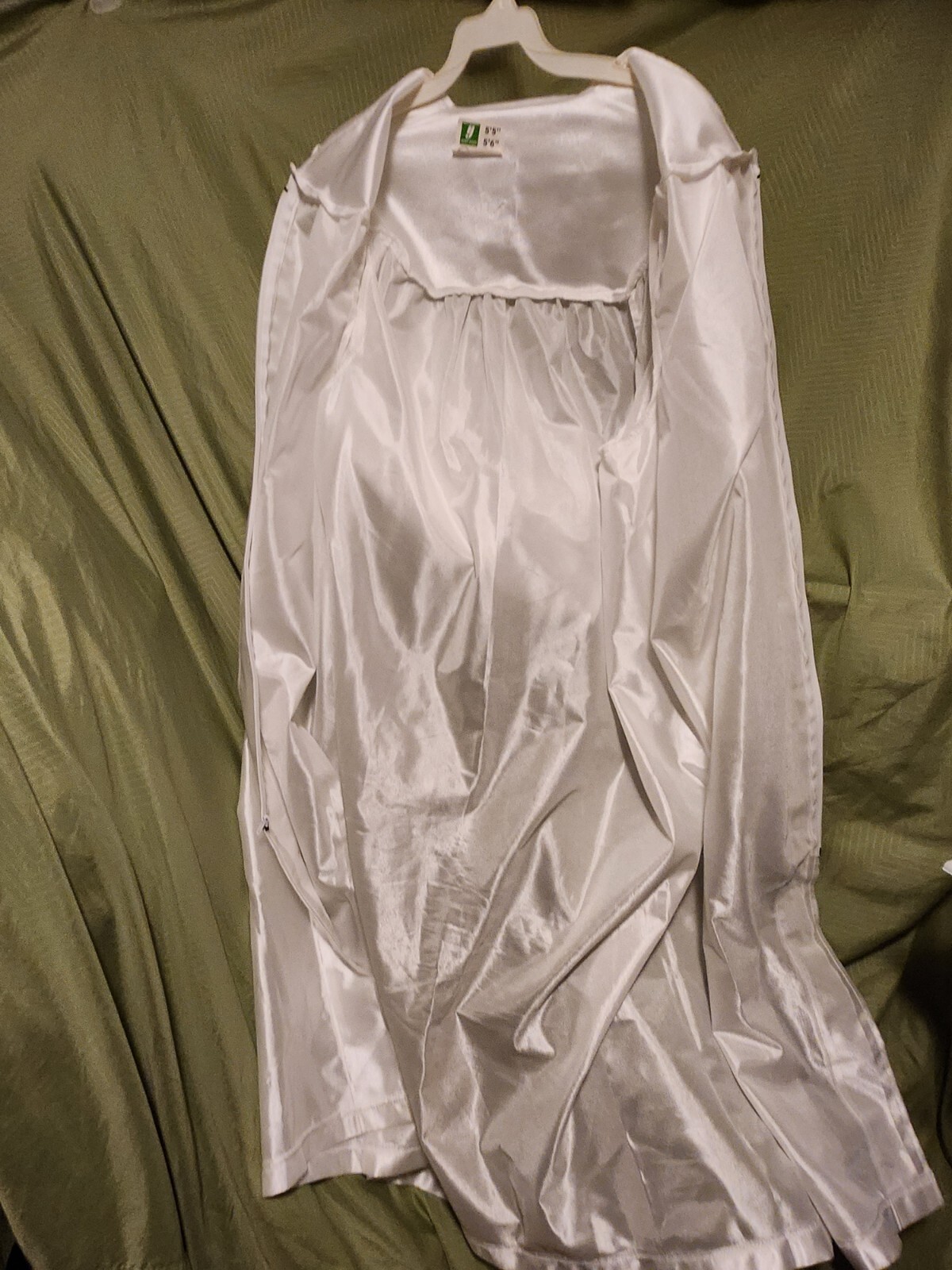 Graduation Gown & Cap by Herff Jones Size 5'5" to 5'6… - Gem