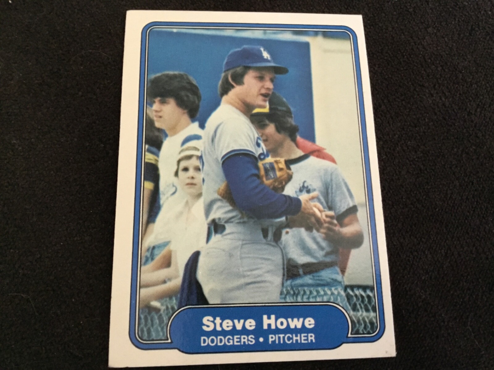 steve howe (los angeles dodgers - pitcher) 1982 fleer card #9 mint ...