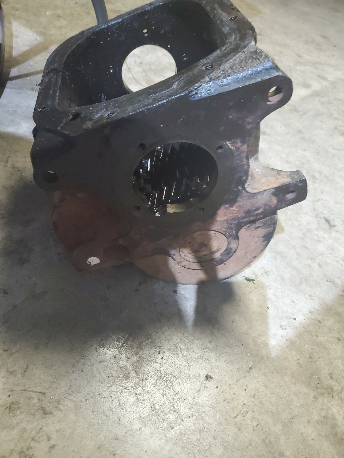 CHEVY GMC SM420 TRANSMISSION GEAR HOUSING 591907 w/ lower gears | eBay