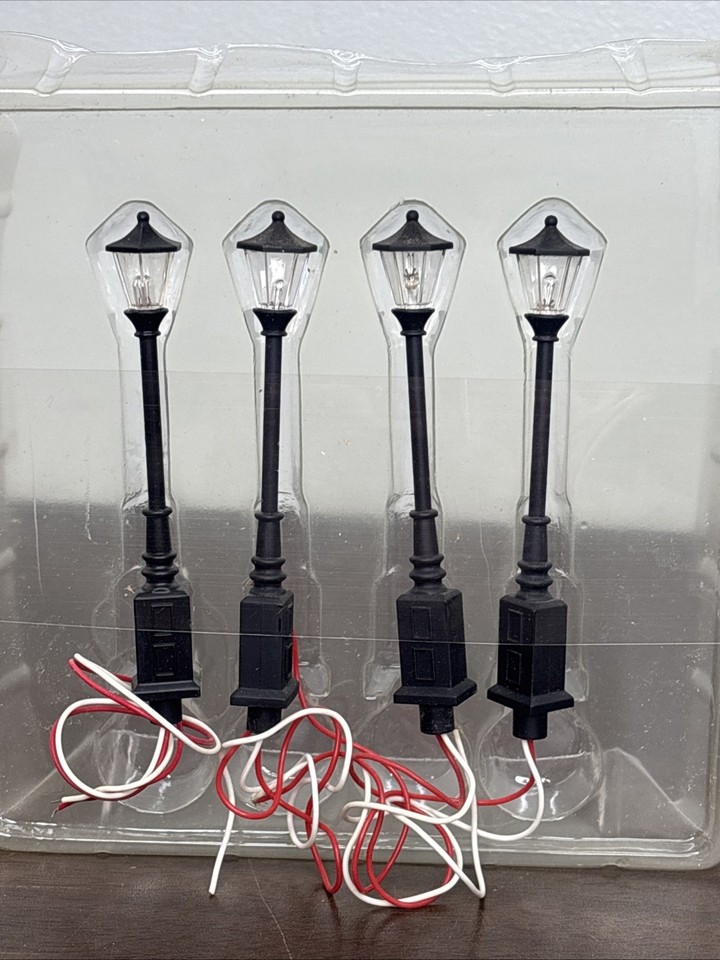 Lot of Lionel 73-7907-250 Street Lamps Set 8 Bundle HO Scale Model ...