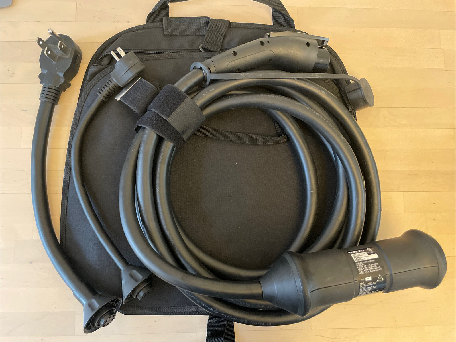 2023 2024 Volvo XC40 Recharge EV Charger OEM Electric Charging Cable 5 ...