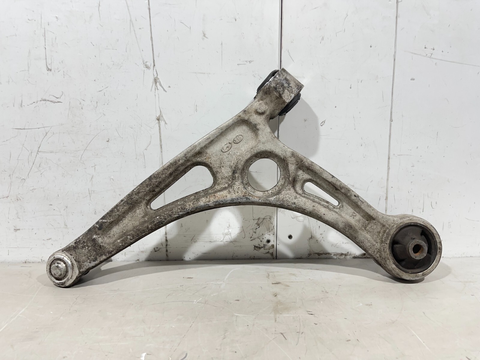 A6082MF FRONT LEFT LOWER SUSPENSION ARM / 54500G2100 / 5170818 FOR ...