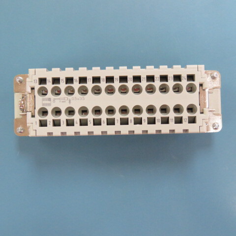 HARTING 09330242716 Qty of 1 per Lot Rectangular Socket Insert 24+PE ...