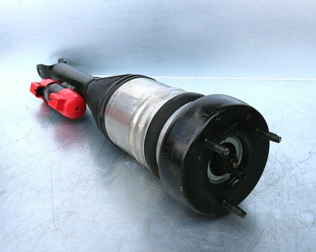 Mercedes-Benz C-Klasse W205 Stoßdämpfer A2053200525 A2053200138 vorne ...