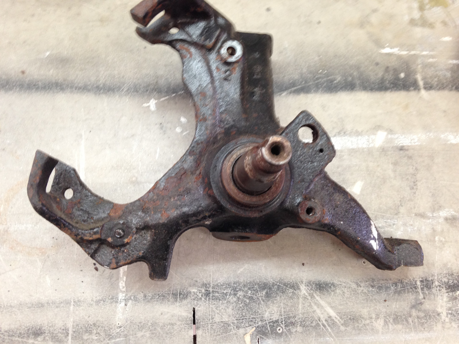 CHEVY GM RIGHT FRONT SPINDLE 1979 & UP FULLSIZE USED MODIFIED HOWE #2 ...