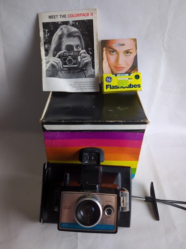 Polaroid Colorpack III Instant Film Camera w Box Manual and Flash Cubes ...