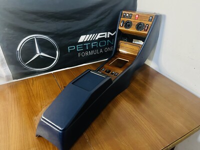 Mercedes W124 Blue Assembling The Central Console Dashboard Trim Box ...