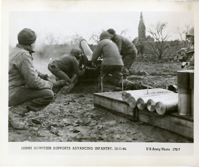 US Army soldiers firing a 105 mm howitzer Germany 1944 WWII OLD PHOTO ...