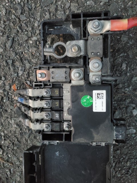 14 15 16 Chevrolet Malibu Fuse Battery Distribution Block 23223079 OEM ...