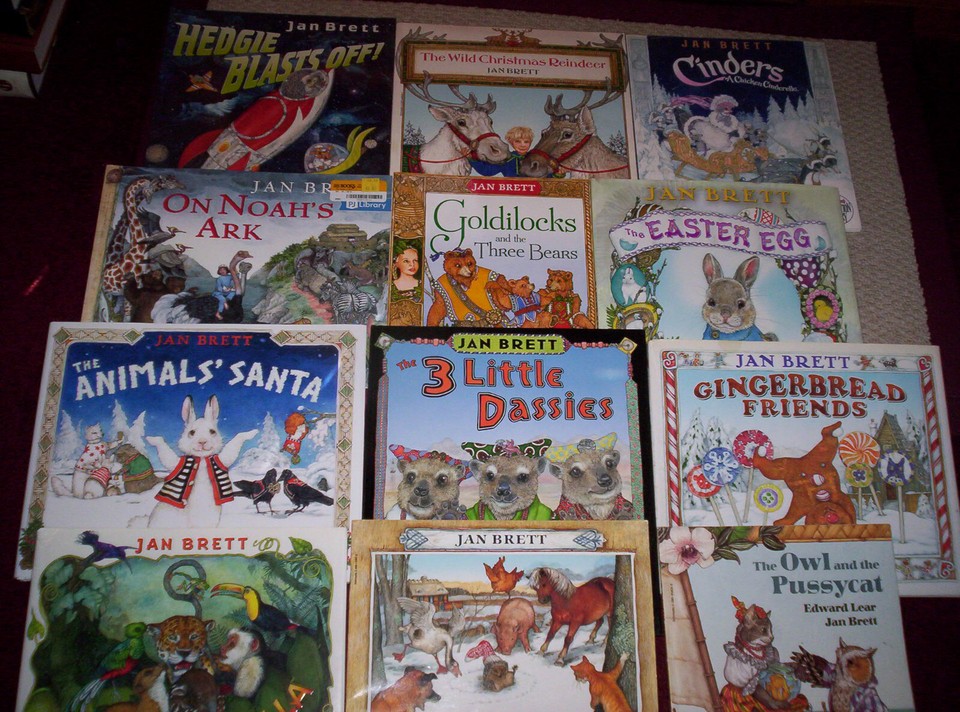 LOT of 12 Jan Brett Books---THE EASTER EGG-THE ANIMALS' SANTA--UMBRELLA ...