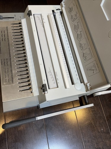 GBC CombBind C500 Binding System +Box 1/4” Binding Combs (READ ...