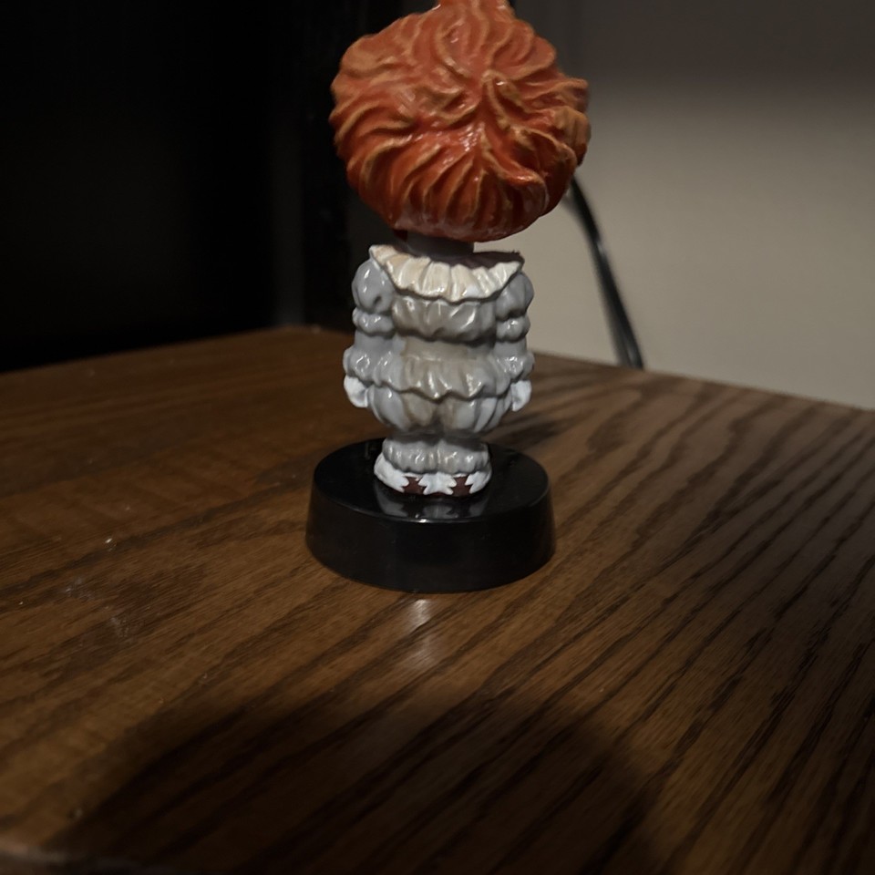 IT Pennywise Solar Bobblehead Horror Clown Halloween Bobbler Stephen ...