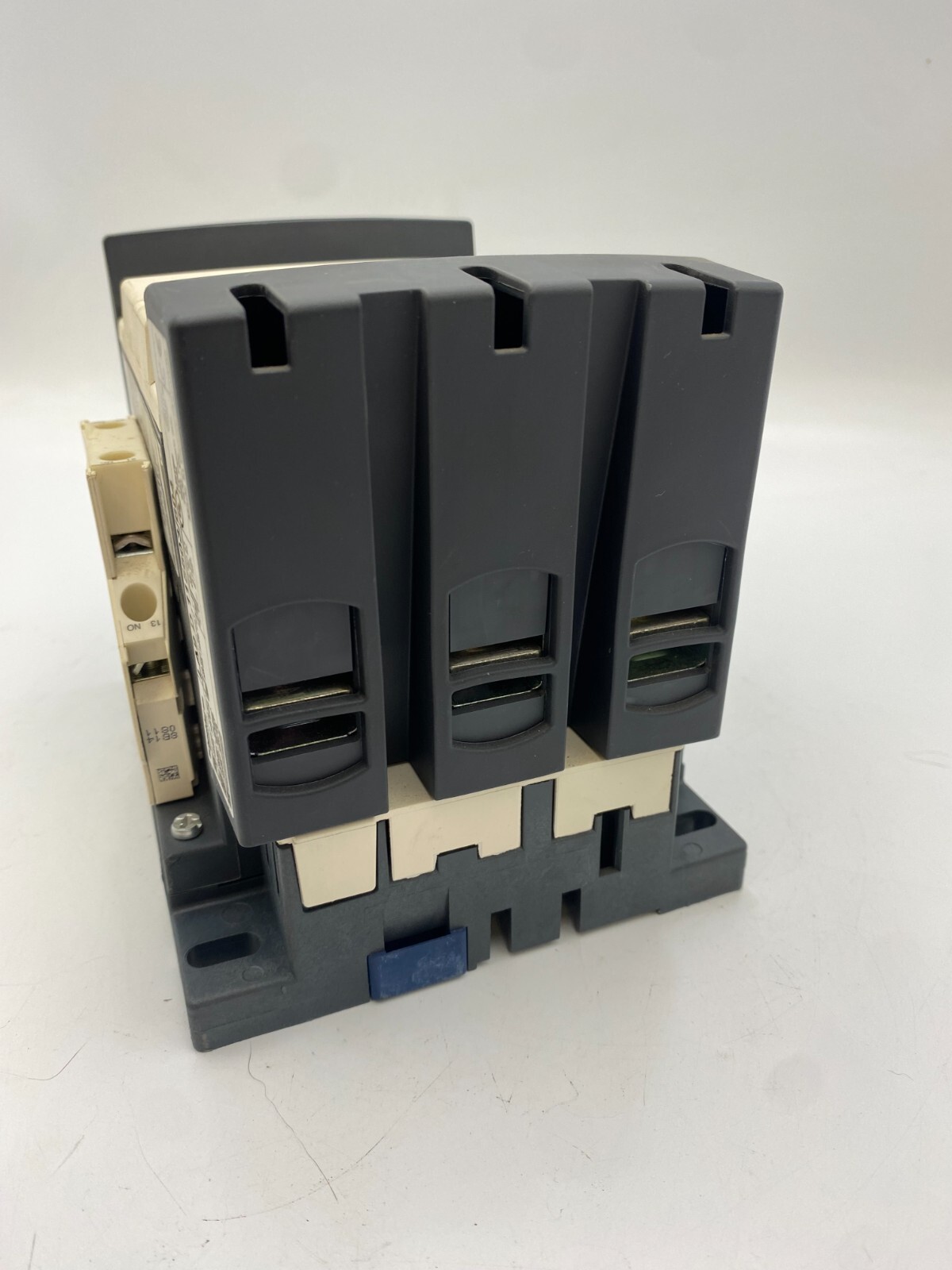 Schneider Electric LC1D150 Contactor 600V 3P 3PH 120V-Coil Used 3-Pole ...