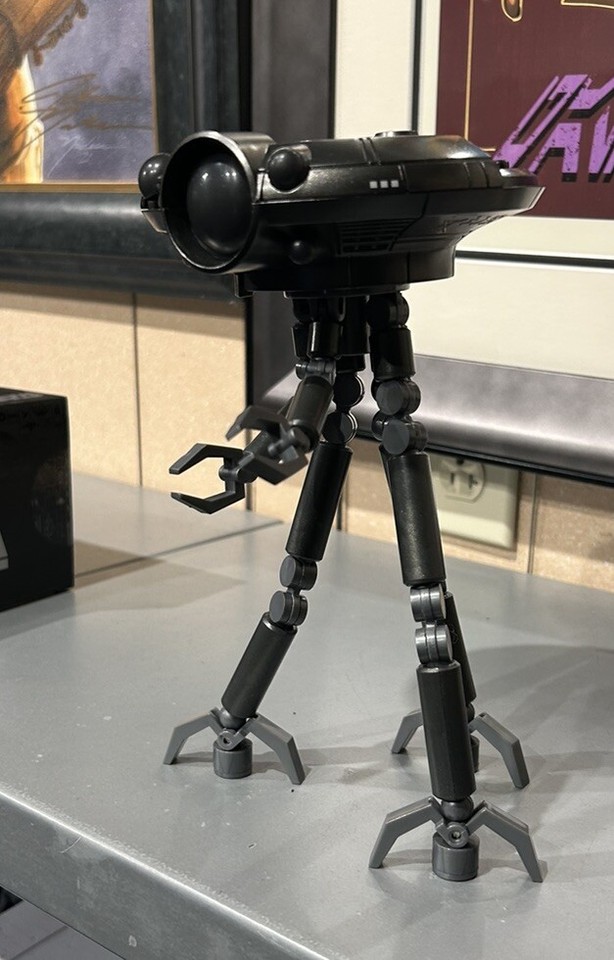 Disney Star Wars ID9 Interactive Seeker Droid and Gauntlet Remote ...