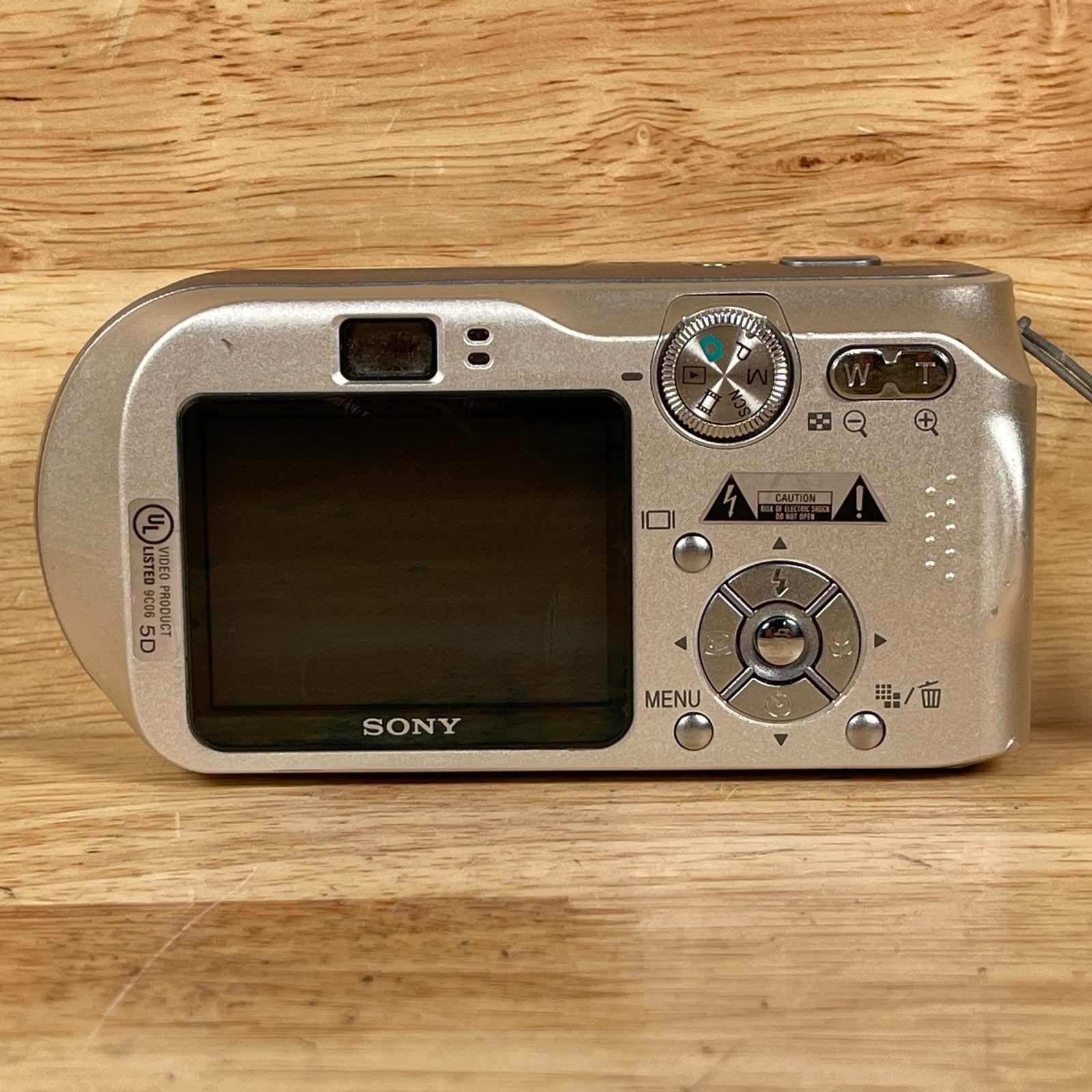 Sony Cybershot DSC-P200 7.2MP 2" LCD Display 3x Optical Zoom Digital ...