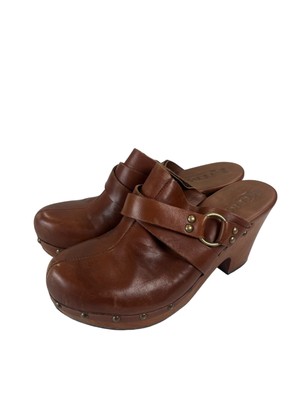 Korks Women's Brown Leather Slip-On Studded Platform Clog Heels Shoes ...