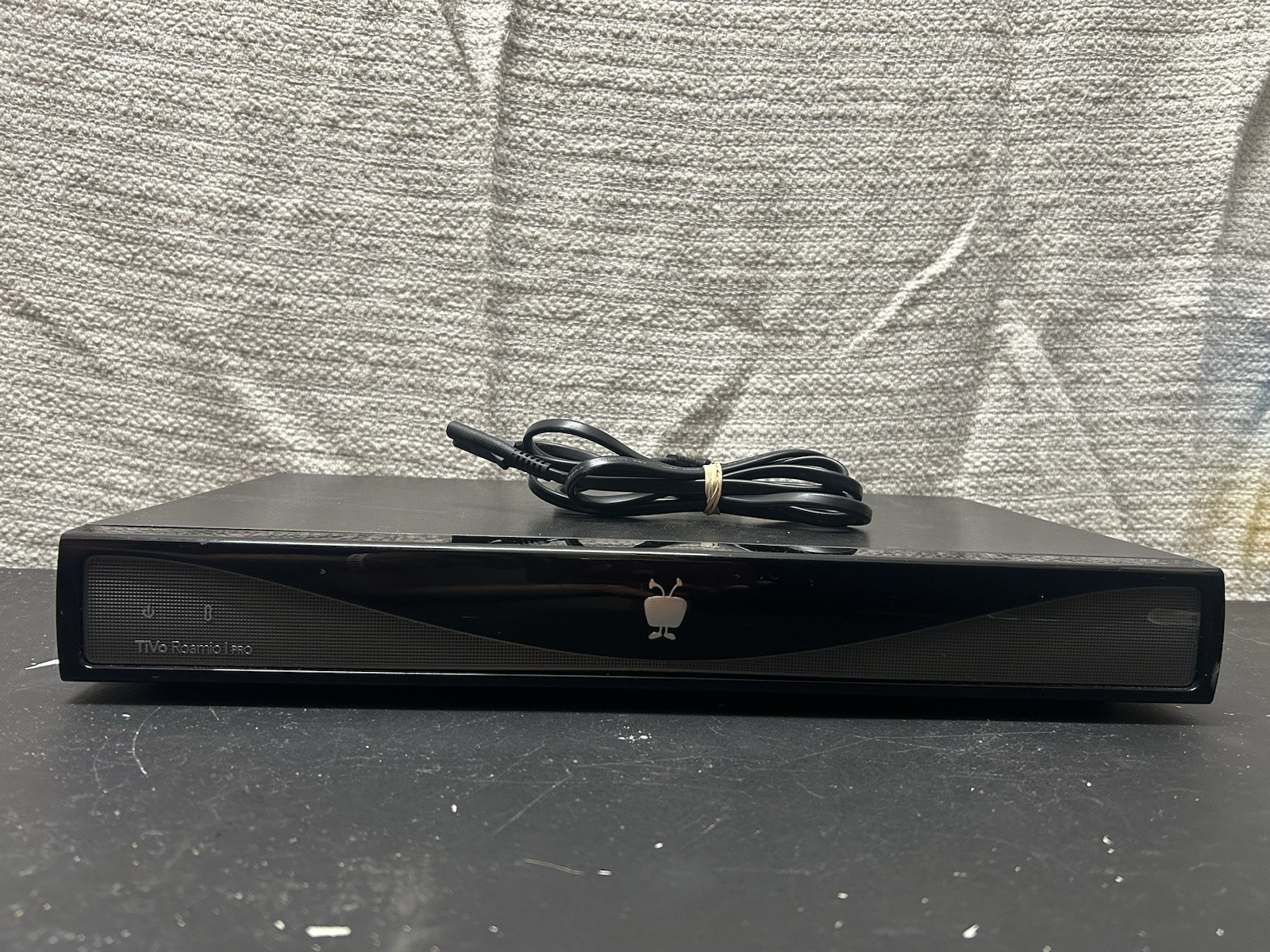 Tivo Roamio Pro TCD840300 Black DVR Entertainment DeviceのeBay公認海外通販｜セカイモン