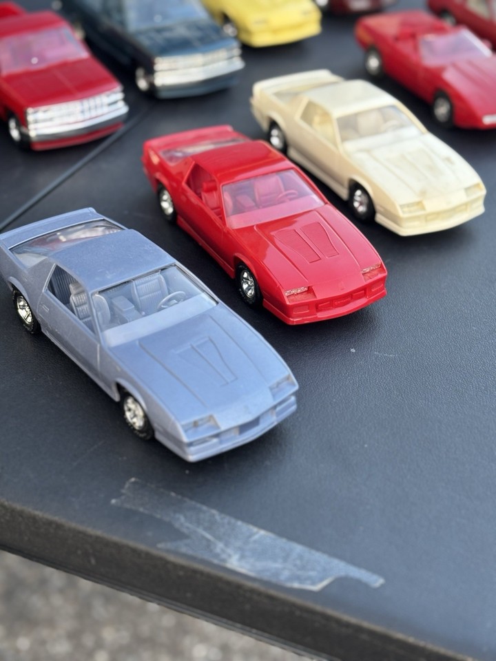 Vintage Lot ERTL Plastic Dealer Model Cars Lot 1:25 Chevy Corvette ...
