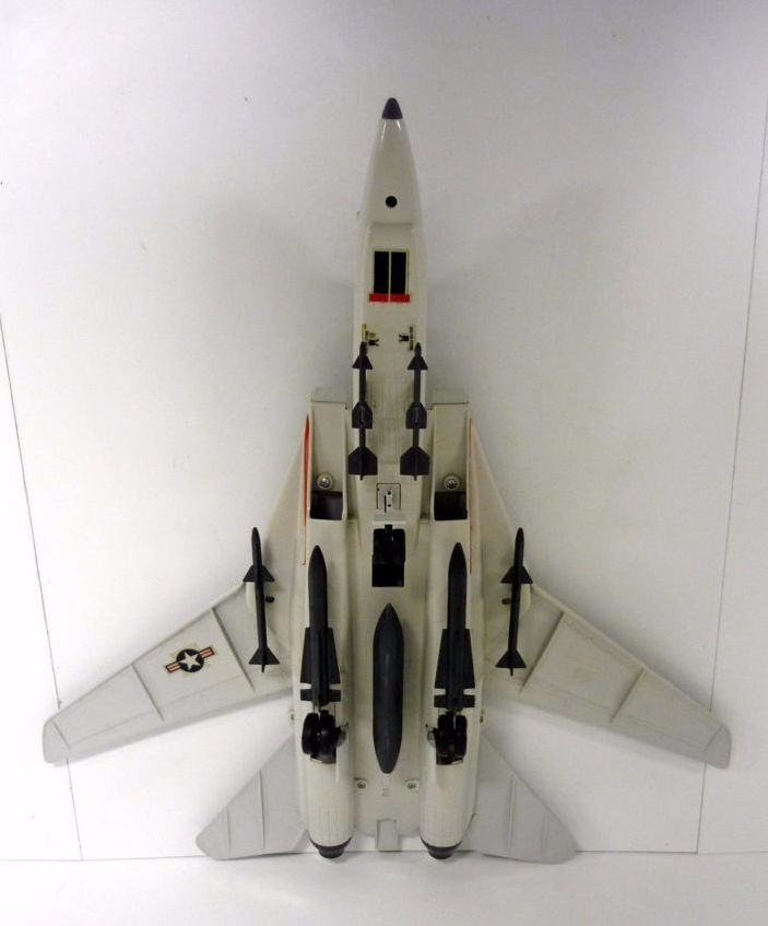 1 Tomcat 1/32 Huge Jet G I JOE 1983 SKYSTRIKER Jet with PILOT and BOX ...