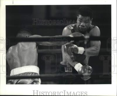 1990 Press Photo Freddie Johnson punches Willy Kemp in Boxing Match | eBay